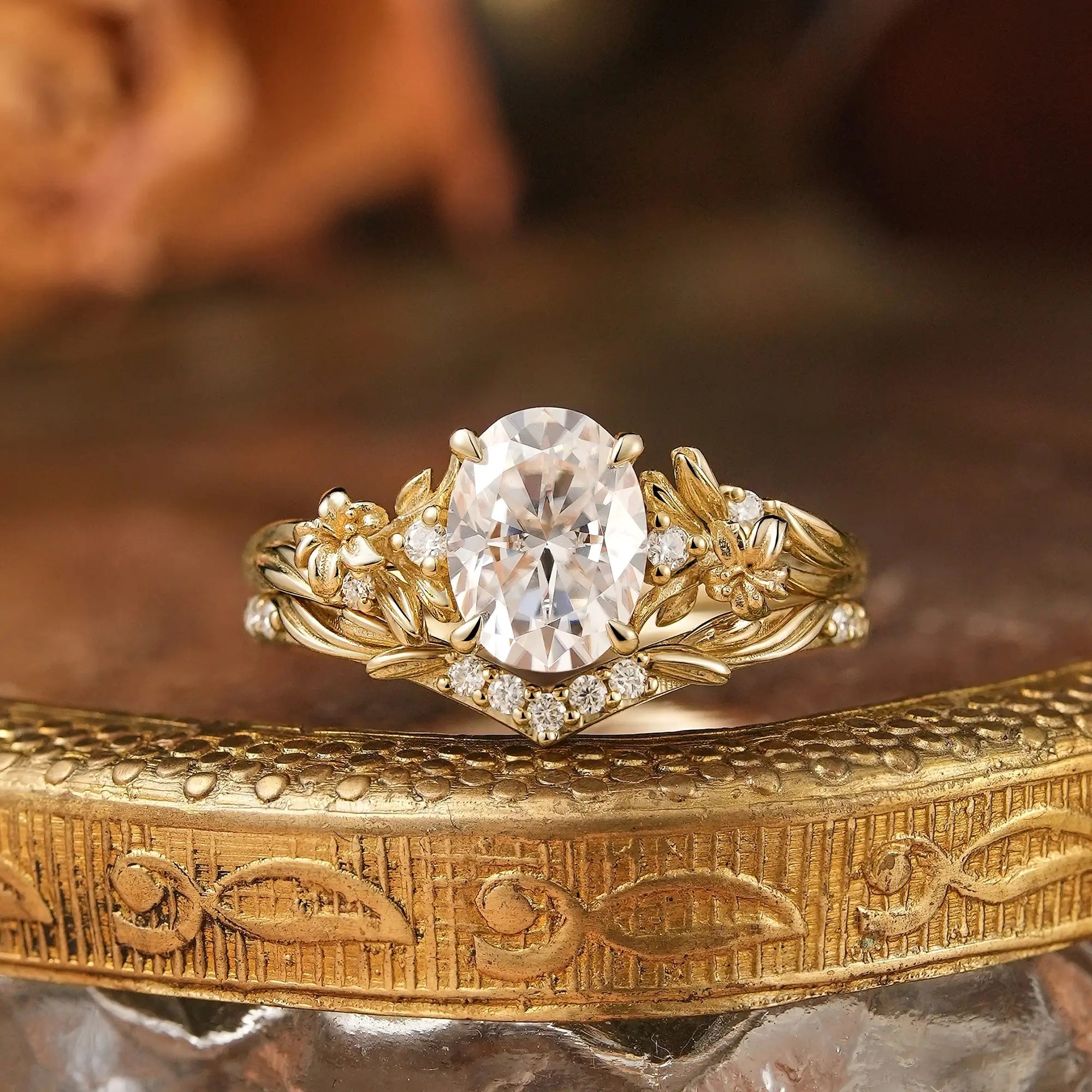 Lily Flower Inspired Oval Cut Moissanite Celine Bridal Ring Set | Gems ...